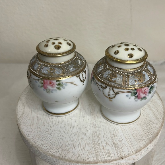 Kitchen | Vintage Hand Painted Victorian Style Salt Pepper Shakers ...